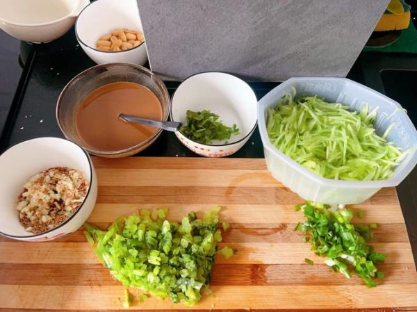 芝麻酱凉面条怎么做_芝麻酱凉面条的家常做法-第2张图片-山城妙识