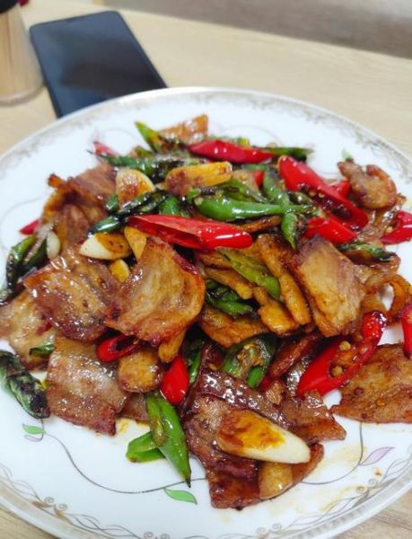 农家小炒肉用什么肉_农家小炒肉正宗做法-第1张图片-山城妙识 农家小炒肉用什么肉_农家小炒肉正宗做法-第1张图片-山城妙识