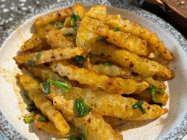 炸洋芋怎么做好吃_炸洋芋外酥里嫩的秘诀-第1张图片-山城妙识