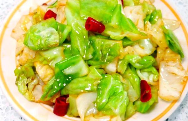 辣椒炒甘蓝怎么做_甘蓝要不要焯水-第2张图片-山城妙识 辣椒炒甘蓝怎么做_甘蓝要不要焯水-第2张图片-山城妙识