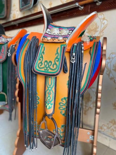 雕花马鞍怎么选_雕花马鞍保养方法-第2张图片-山城妙识 雕花马鞍怎么选_雕花马鞍保养方法-第2张图片-山城妙识