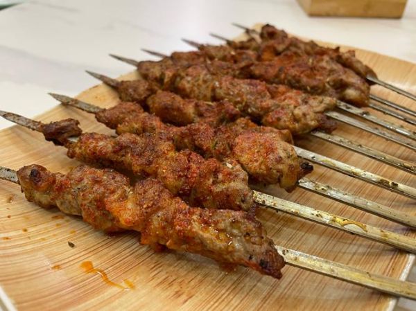 烤羊肉串图片大全大图_如何拍出诱人色泽-第2张图片-山城妙识