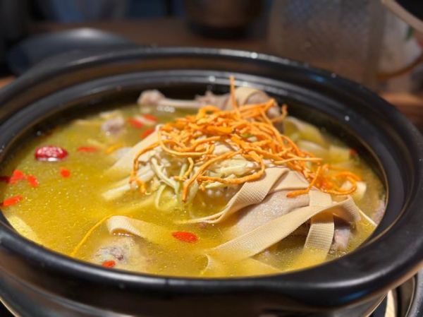 鸭子配什么菜烧的好吃_鸭子炖什么菜最香-第1张图片-山城妙识