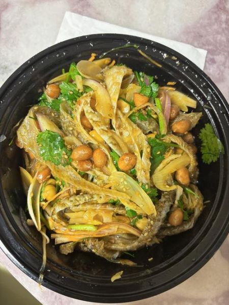 酸辣鱼皮怎么做_酸辣鱼皮热量高吗-第1张图片-山城妙识