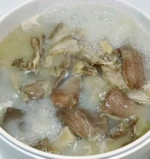 煮羊肉放什么调料最佳_羊肉去膻增香的秘密-第2张图片-山城妙识