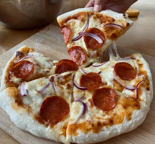 披萨饼底怎么做_披萨饼底需要发酵多久-第1张图片-山城妙识