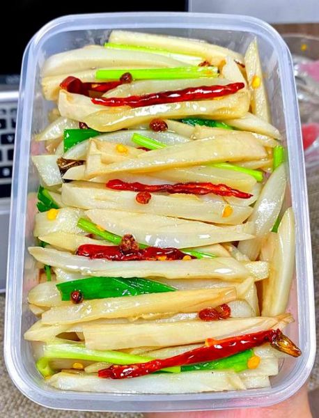 凉拌藕丝怎么做_藕丝焯水几分钟才脆-第2张图片-山城妙识