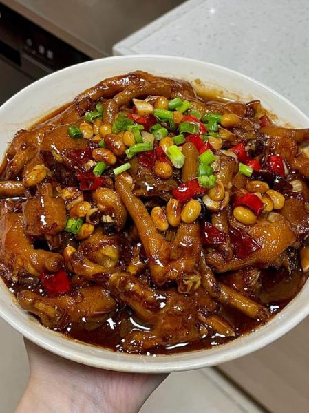 烧鸡爪怎么做好吃_烧鸡爪的做法家常-第1张图片-山城妙识