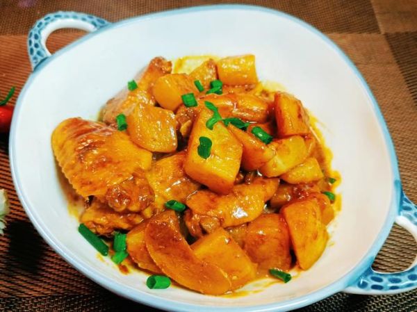 土豆烧鸡翅怎么做_土豆烧鸡翅要焯水吗-第1张图片-山城妙识 土豆烧鸡翅怎么做_土豆烧鸡翅要焯水吗-第1张图片-山城妙识