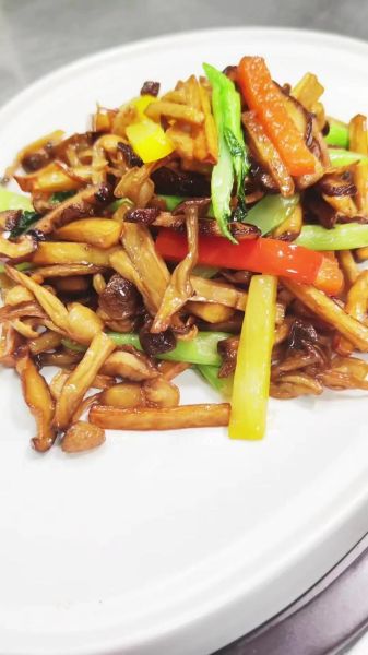 香菇菜心怎么炒好吃_香菇菜心家常做法大全-第1张图片-山城妙识