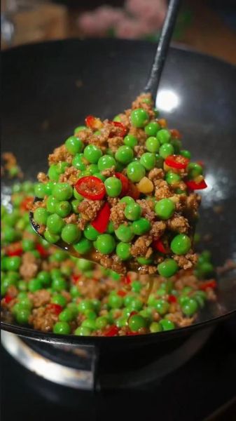 青豆炒肉青豆要焯水不_青豆焯水好处-第3张图片-山城妙识 青豆炒肉青豆要焯水不_青豆焯水好处-第3张图片-山城妙识