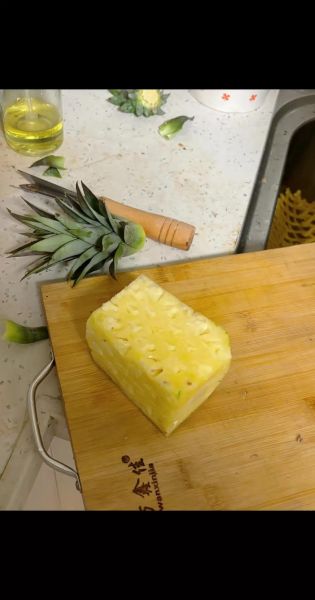 菠萝怎么切好看_菠萝切法步骤图解-第3张图片-山城妙识