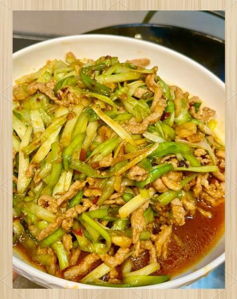 韭黄炒肉片怎么做_韭黄炒肉片的家常做法-第1张图片-山城妙识