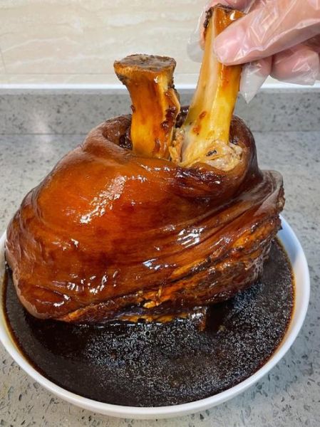 红烧猪肘子怎么做_红烧猪肘子怎么做好吃又烂-第1张图片-山城妙识