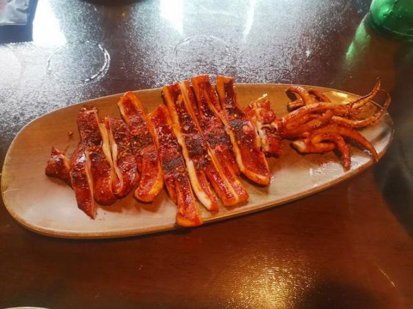 街边烧烤鱿鱼怎么做_烤鱿鱼不腥秘诀-第2张图片-山城妙识