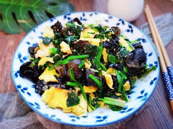 菠菜木耳炒鸡蛋怎么做_菠菜木耳炒鸡蛋营养价值-第1张图片-山城妙识 菠菜木耳炒鸡蛋怎么做_菠菜木耳炒鸡蛋营养价值-第1张图片-山城妙识