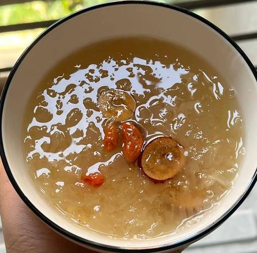 雪耳煲汤配什么好_雪耳煲汤搭配禁忌-第3张图片-山城妙识 雪耳煲汤配什么好_雪耳煲汤搭配禁忌-第3张图片-山城妙识
