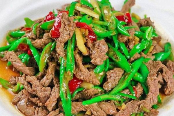 辣椒炒牛肉怎么做才嫩_辣椒炒牛肉用哪个部位最好-第3张图片-山城妙识