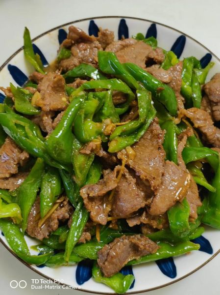 辣椒炒牛肉怎么做才嫩_辣椒炒牛肉用哪个部位最好-第2张图片-山城妙识