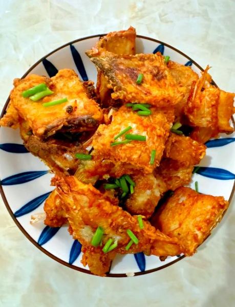 怎么炸鱼块好吃又脆嫩_炸鱼块不腥的秘诀-第1张图片-山城妙识