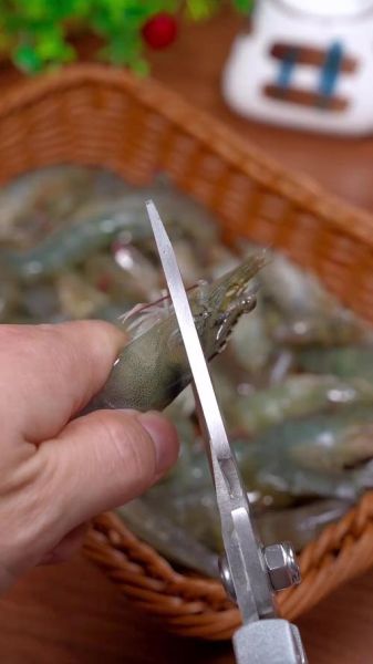 虾线可以吃吗_虾线怎么去除-第2张图片-山城妙识 虾线可以吃吗_虾线怎么去除-第2张图片-山城妙识