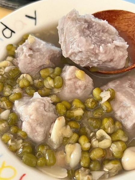 荔浦芋头煮粥怎么煮才好吃_荔浦芋头粥的做法窍门-第1张图片-山城妙识