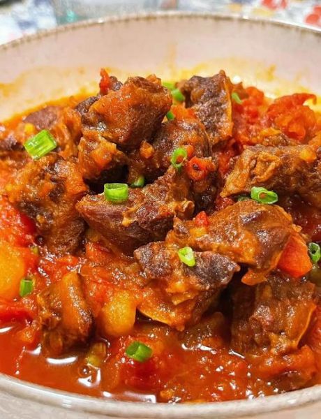 番茄烧牛肉怎么做好吃_番茄烧牛肉最正宗的做法-第1张图片-山城妙识