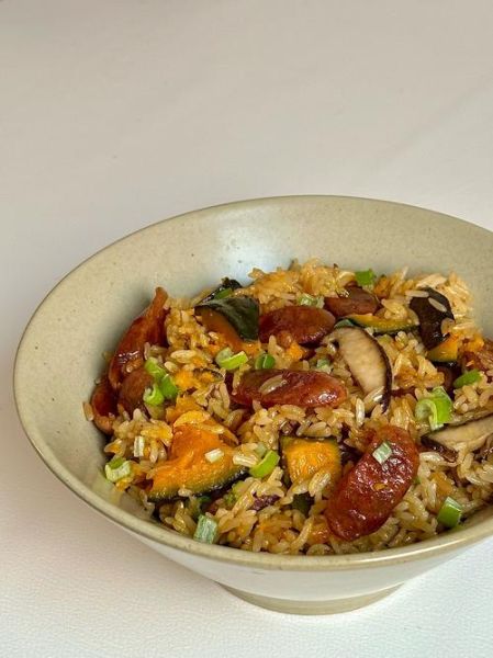 广式腊肠焖饭怎么做_广式腊肠焖饭用什么米-第3张图片-山城妙识