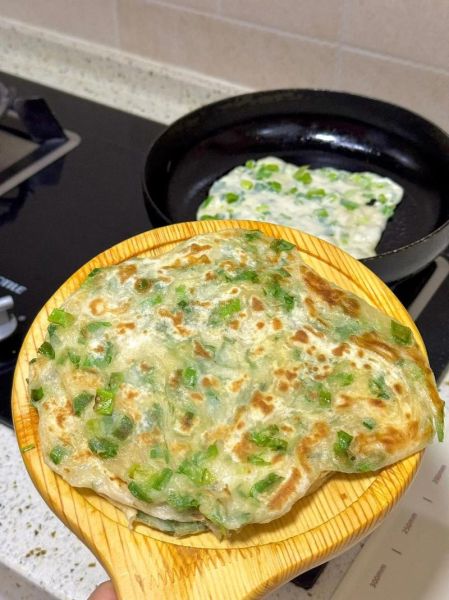 葱花饼怎么做又软又香_葱花饼为什么发硬-第1张图片-山城妙识