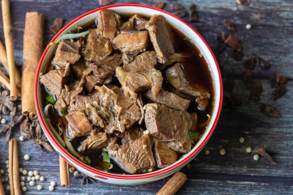 炖牛肉的做法放什么调料_家常炖牛肉调料清单-第1张图片-山城妙识