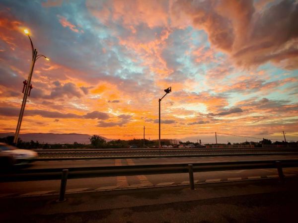 火烧云怎么拍_火烧云最佳观赏时间-第2张图片-山城妙识 火烧云怎么拍_火烧云最佳观赏时间-第2张图片-山城妙识