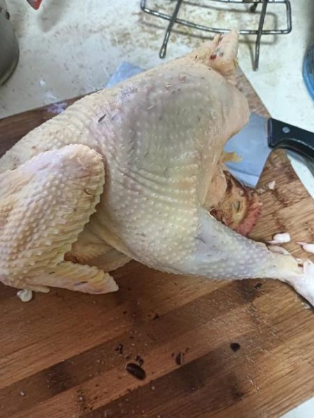 炖鸡汤怎么去腥味_炖鸡汤去腥味的正确方法-第1张图片-山城妙识 炖鸡汤怎么去腥味_炖鸡汤去腥味的正确方法-第1张图片-山城妙识