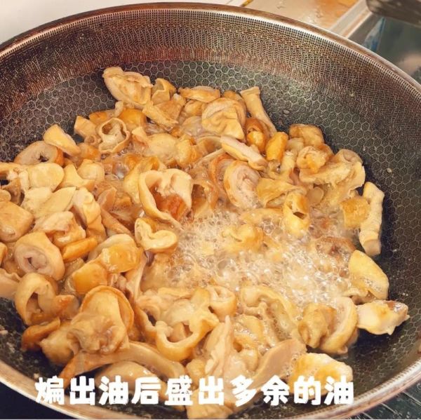 红烧肥肠怎么做好吃_红烧肥肠的配料有哪些-第1张图片-山城妙识