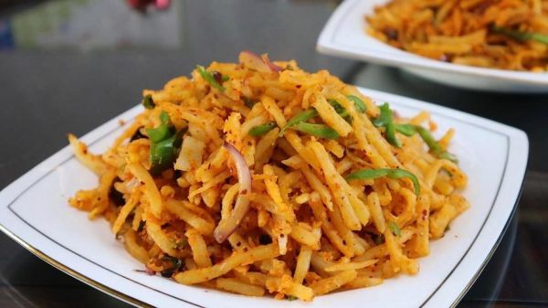 鸡蛋炒洋芋擦擦怎么做_洋芋擦擦要不要焯水-第1张图片-山城妙识