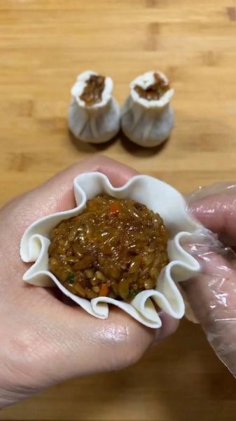 烧麦怎么包_烧麦皮怎么擀才薄而不破-第1张图片-山城妙识