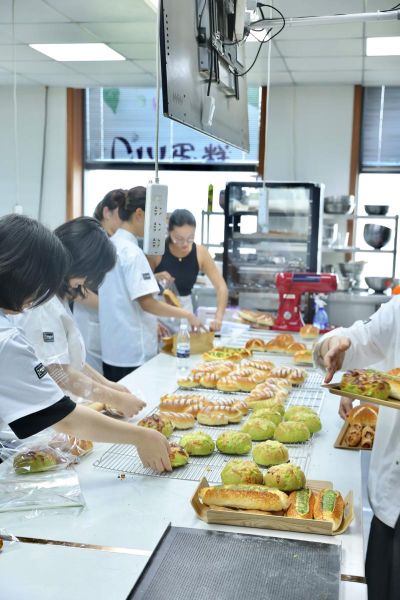 蛋糕面包培训多少钱_学多久能开店-第3张图片-山城妙识