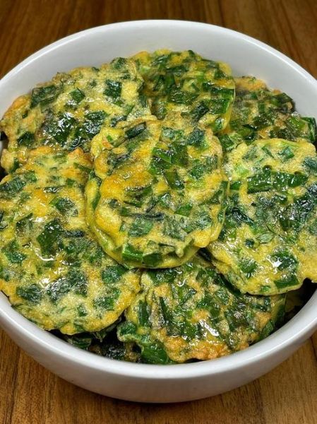 韭菜鸡蛋饼怎么做_韭菜鸡蛋饼的家常做法-第1张图片-山城妙识 韭菜鸡蛋饼怎么做_韭菜鸡蛋饼的家常做法-第1张图片-山城妙识