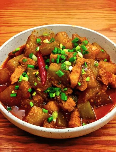 五花肉炖冬瓜怎么做_五花肉炖冬瓜热量高吗-第1张图片-山城妙识 五花肉炖冬瓜怎么做_五花肉炖冬瓜热量高吗-第1张图片-山城妙识