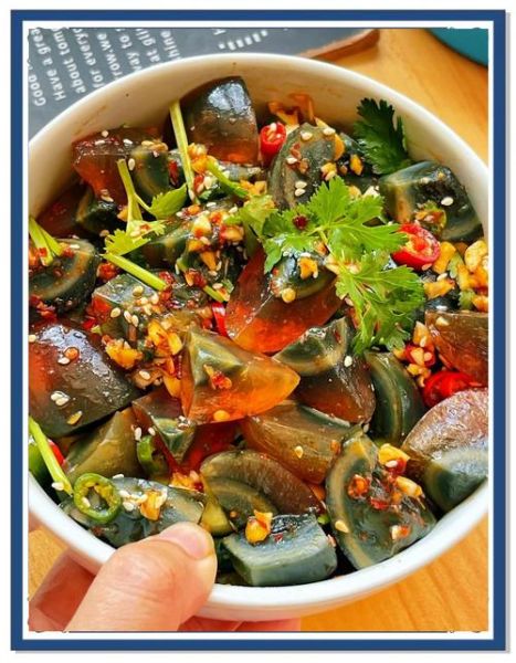 青椒拌皮蛋怎么做_皮蛋和青椒怎么搭配好吃-第1张图片-山城妙识