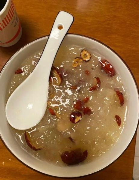 银耳为什么助湿气_湿气重能吃银耳吗-第3张图片-山城妙识