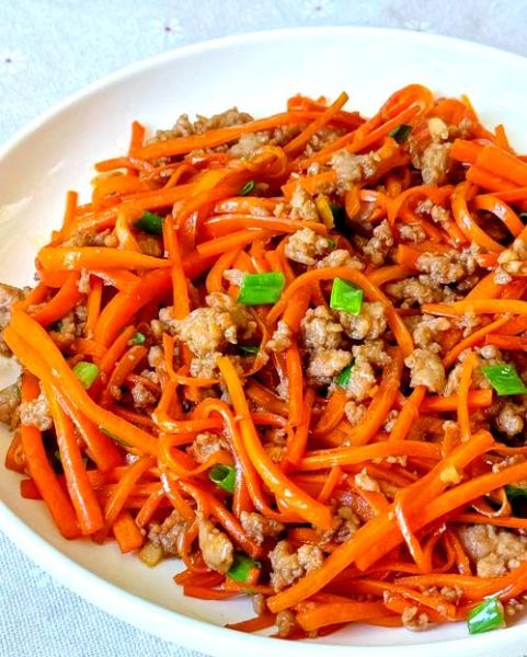 胡萝卜怎么炒好吃_胡萝卜丝的家常做法-第1张图片-山城妙识