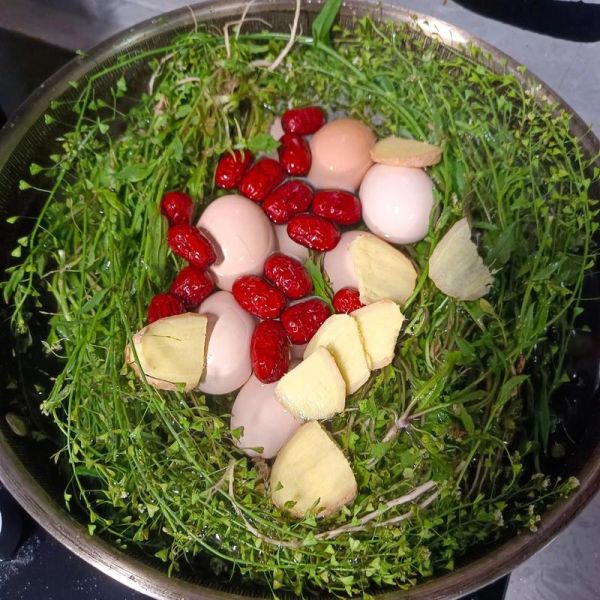 三月三荠菜花煮鸡蛋怎么做_荠菜花煮鸡蛋的功效与禁忌-第3张图片-山城妙识