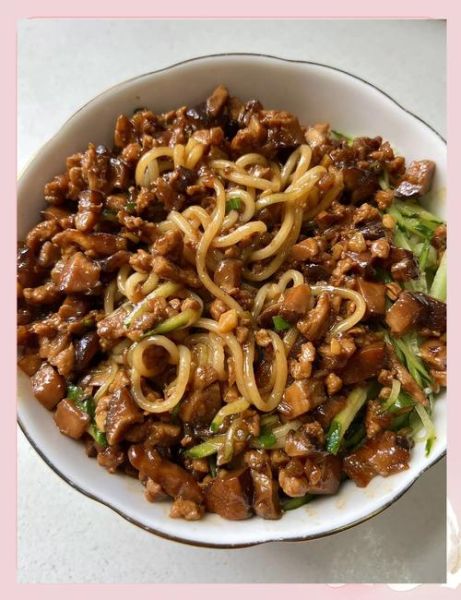 香菇卤肉面怎么做_家常香菇卤肉面做法-第3张图片-山城妙识 香菇卤肉面怎么做_家常香菇卤肉面做法-第3张图片-山城妙识