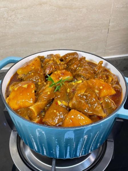 咖喱牛腩怎么做_咖喱牛腩用高压锅还是砂锅-第1张图片-山城妙识 咖喱牛腩怎么做_咖喱牛腩用高压锅还是砂锅-第1张图片-山城妙识