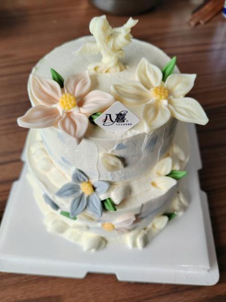 冰激凌蛋糕和普通蛋糕的区别_哪个更适合生日派对-第1张图片-山城妙识