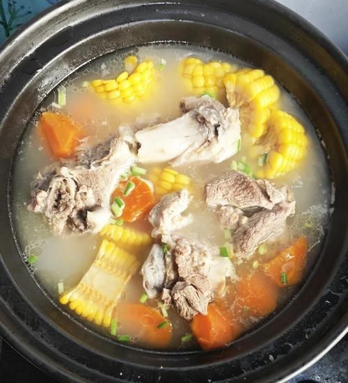 胡萝卜排骨汤怎么做好吃_排骨汤炖多久最香-第1张图片-山城妙识