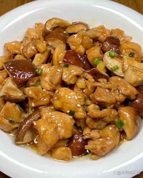 香菇滑鸡怎么做才嫩滑_香菇滑鸡焯水还是直接炒-第2张图片-山城妙识