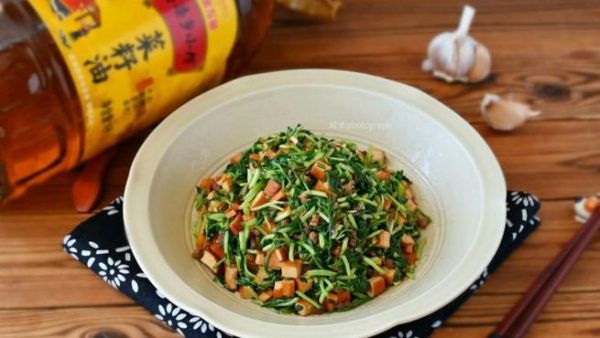 炒马兰头怎么炒_炒马兰头需要焯水吗-第1张图片-山城妙识 炒马兰头怎么炒_炒马兰头需要焯水吗-第1张图片-山城妙识