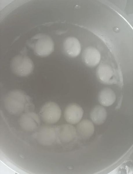 冰冻黑芝麻汤圆怎么煮不破皮_冰冻黑芝麻汤圆煮多久才熟-第1张图片-山城妙识 冰冻黑芝麻汤圆怎么煮不破皮_冰冻黑芝麻汤圆煮多久才熟-第1张图片-山城妙识