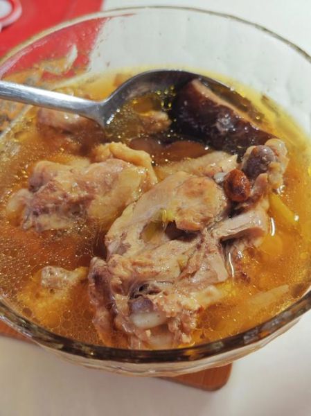 香菇鸡汤的营养价值_孕妇可以喝吗-第3张图片-山城妙识 香菇鸡汤的营养价值_孕妇可以喝吗-第3张图片-山城妙识